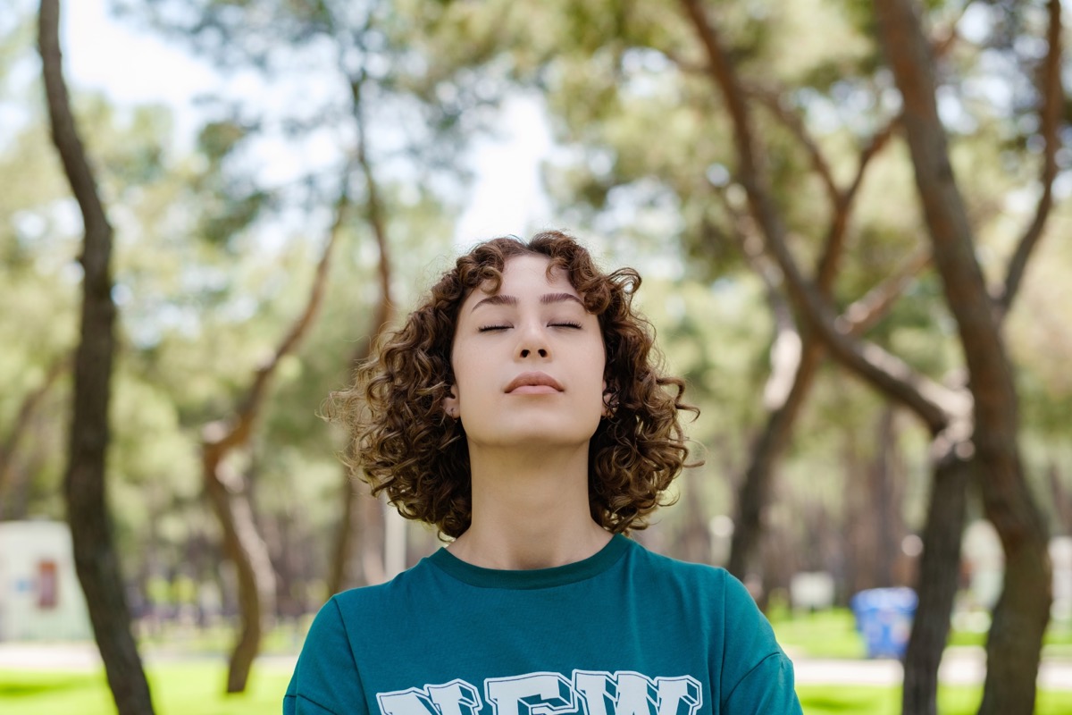 Taking a "Smell Walk" Slashes Stress—Here's How to Do It