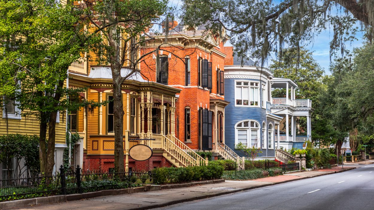 13 U.S. Cities With the Most Beautiful Old Houses — Best Life