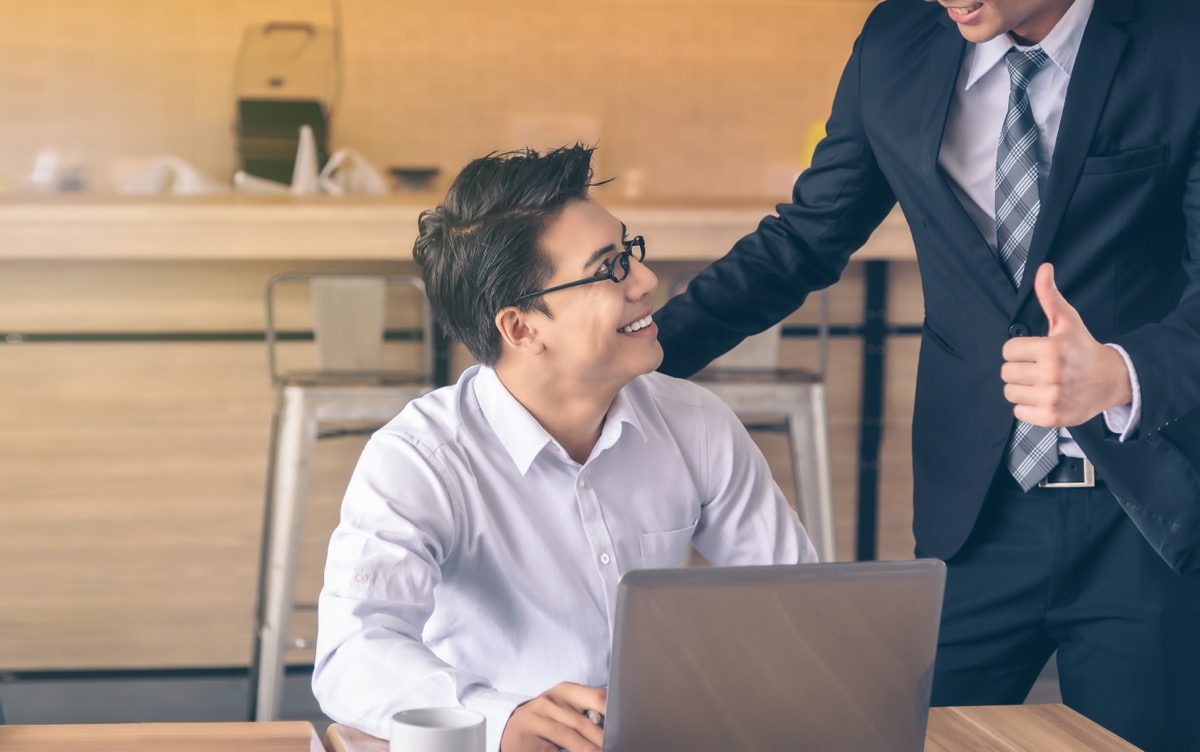 How to Respond to a Compliment Without Being Awkward