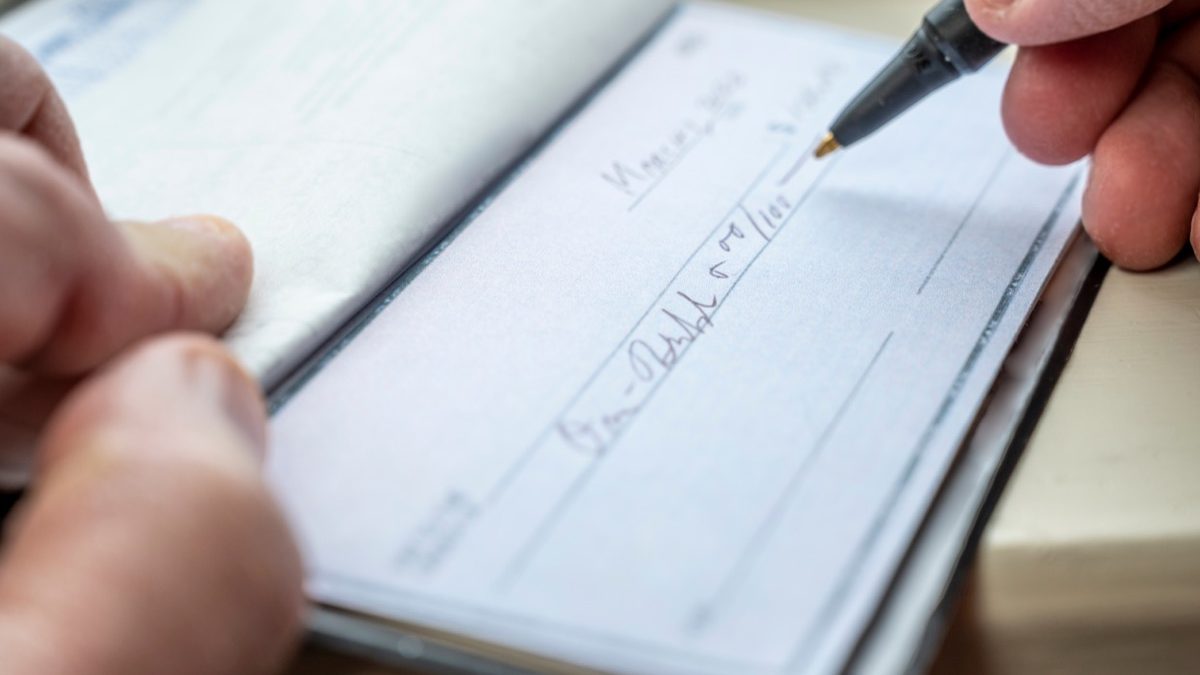 USPS Postal Inspector Reveals How to Mail Checks to Avoid Theft