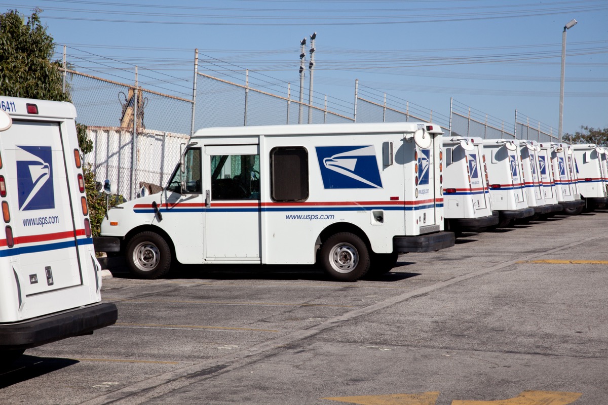 USPS Postal Inspector Reveals How to Mail Checks to Avoid Theft
