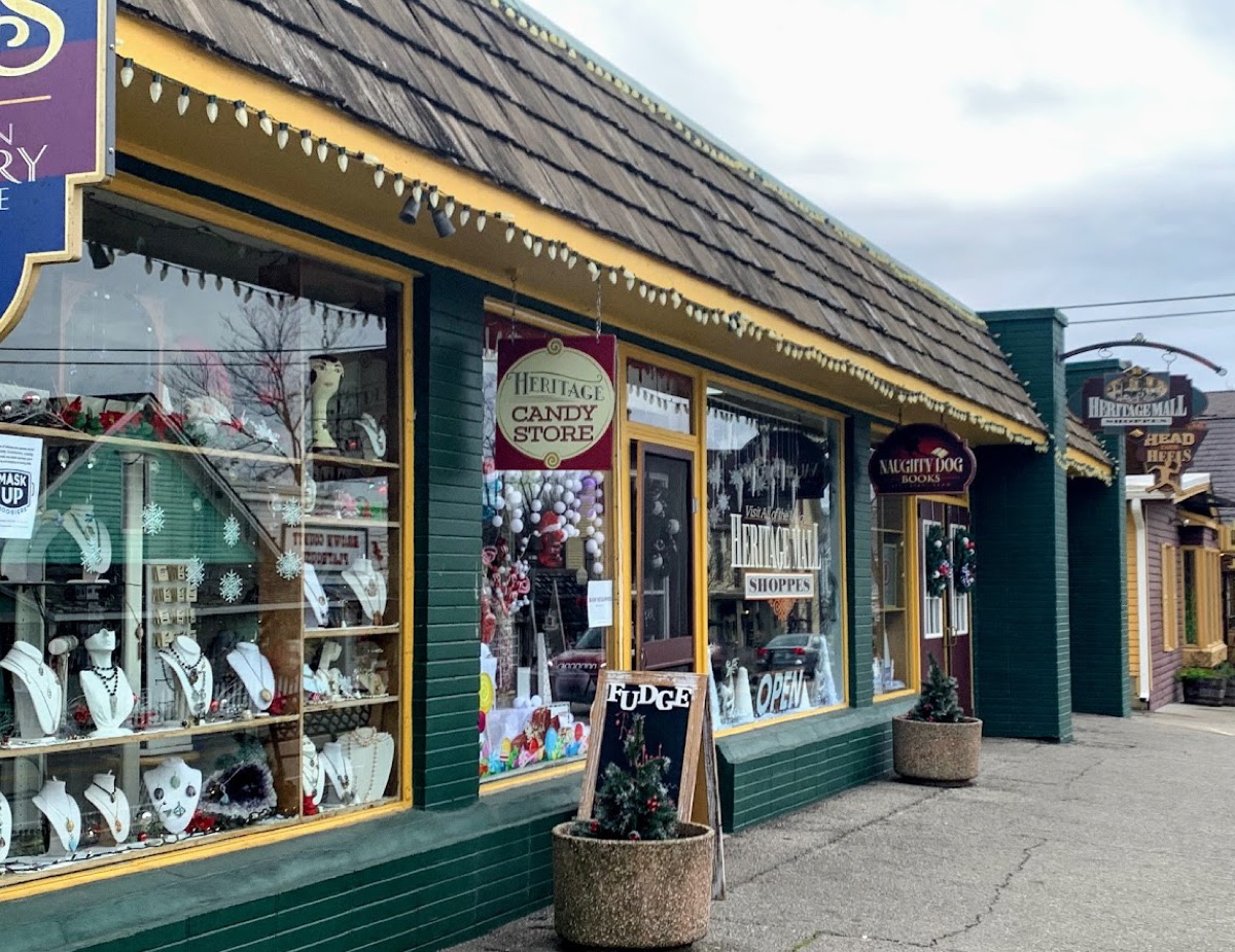 12 Small Towns That Feel Like a Hallmark Christmas Movie