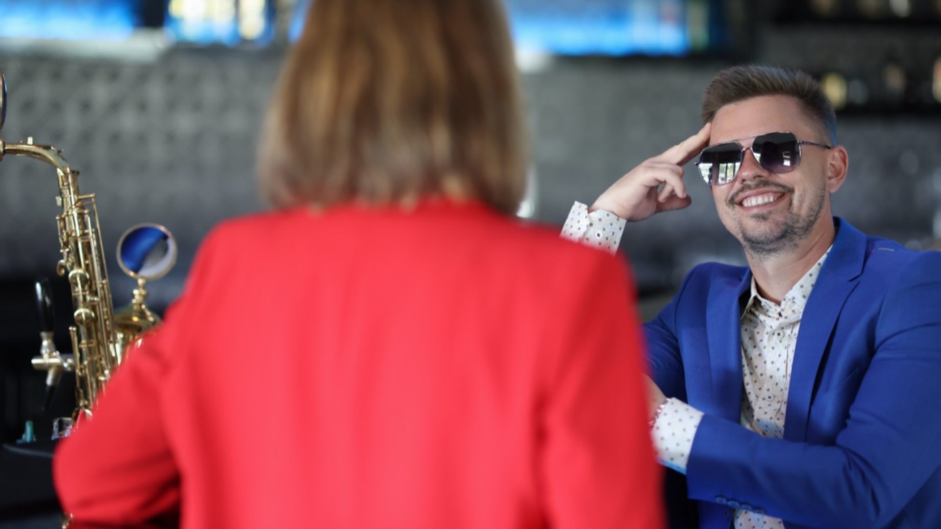 3 Red Flags That You're on a Date With a Narcissist, Therapist Says ...