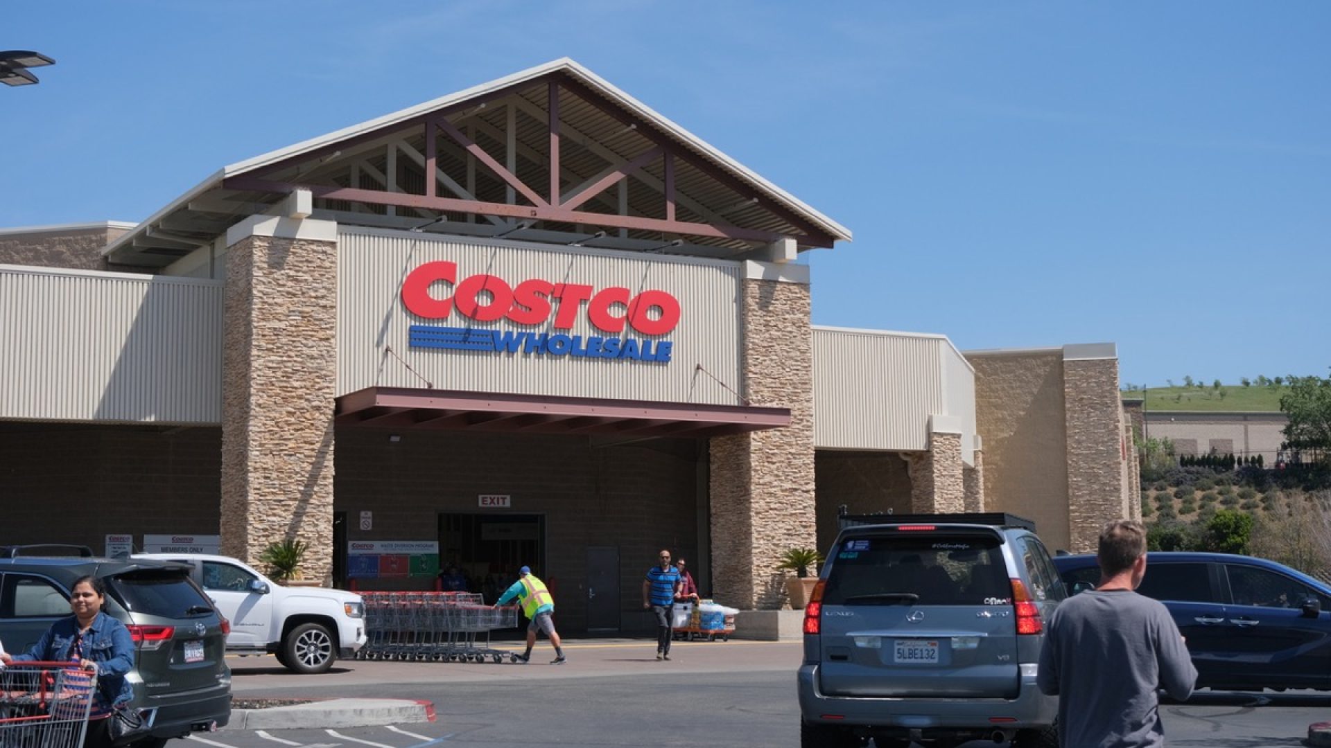 Costco Rolling Out Controversial New Shopping Carts — Best Life