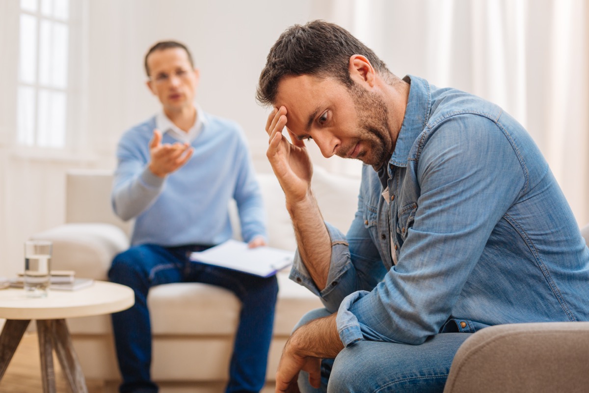 8 Disapproving Body Language Signs That Are Easy to Miss