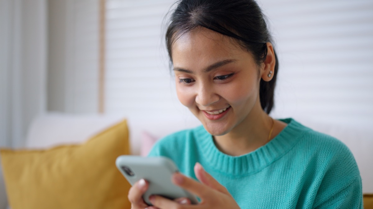 119 Amazing Tinder Bios If You're Looking for Love Online — Best Life