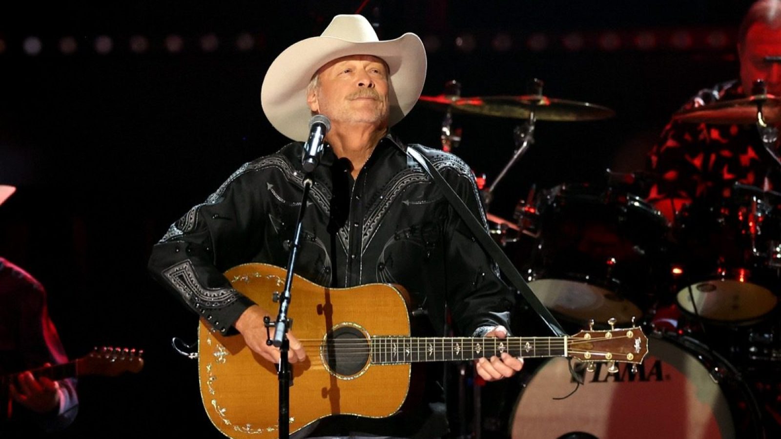 Alan Jackson's Heath: The Singer Is Battling Charcot-Marie-Tooth Disease