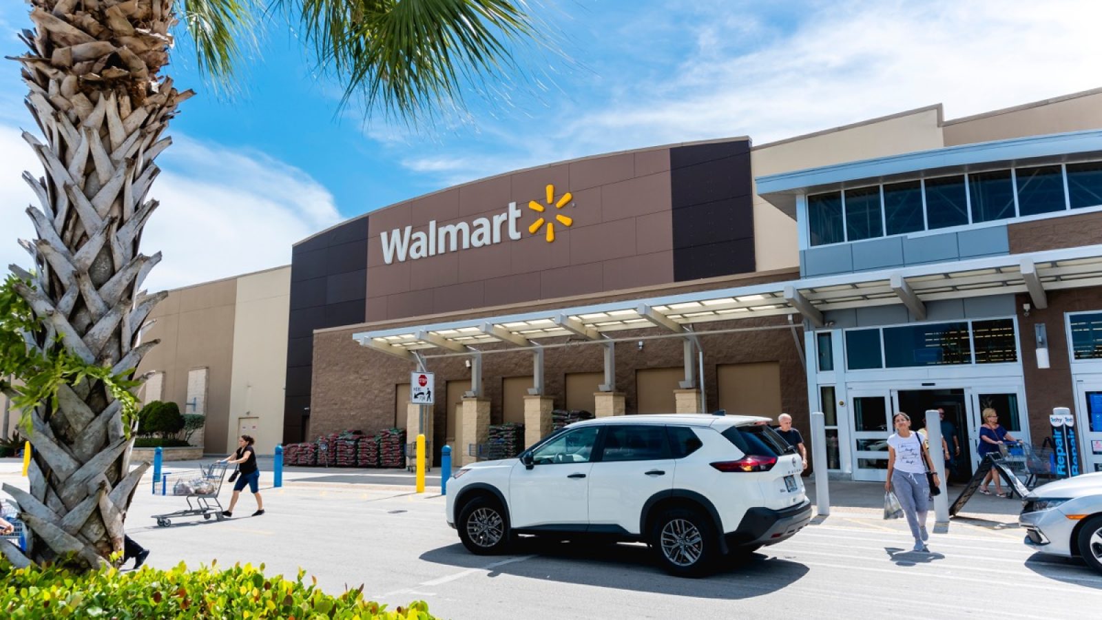 Walmart Shoppers May Get Up to $500 in Class Action Settlement