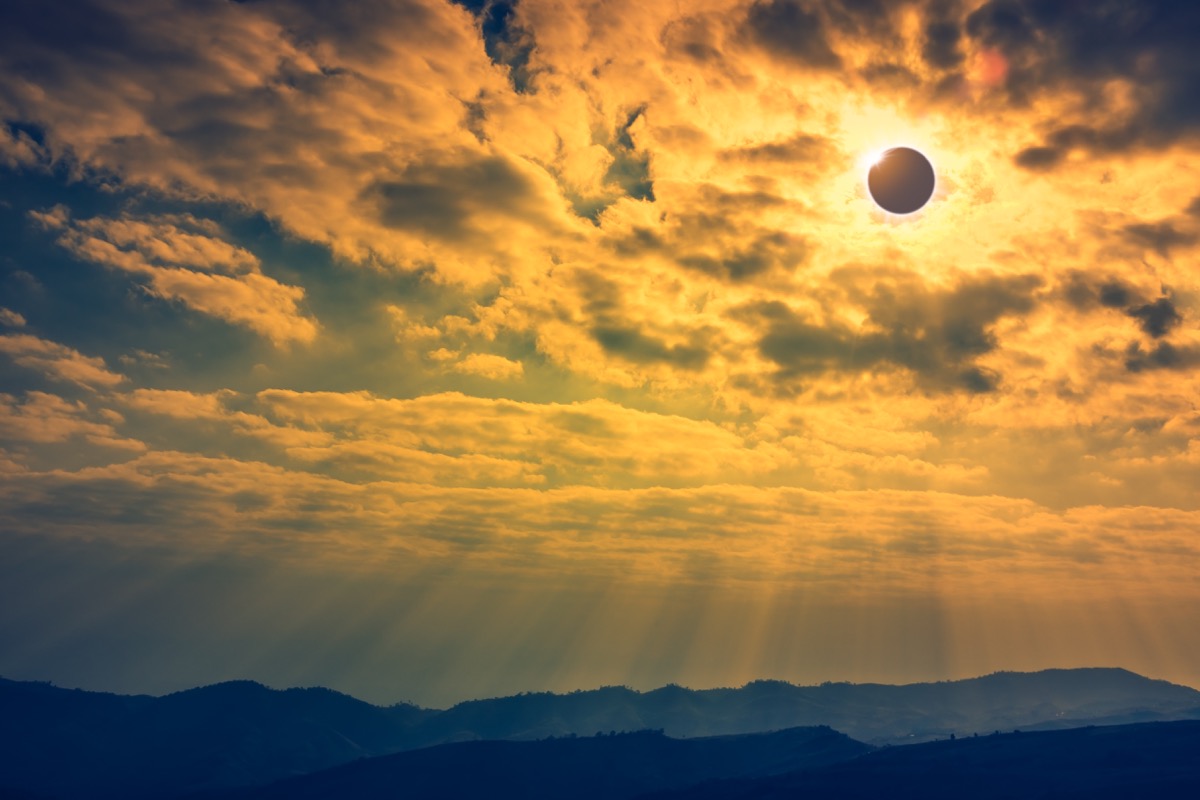 "Severe Storms" Could Strike During Monday's Total Solar Eclipse — Best ...