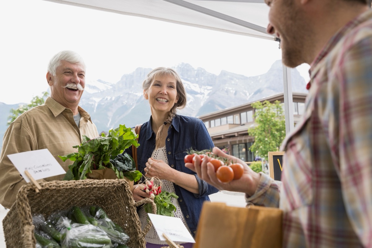 How to Meet New People: 20 Activities to Help You Make Friends