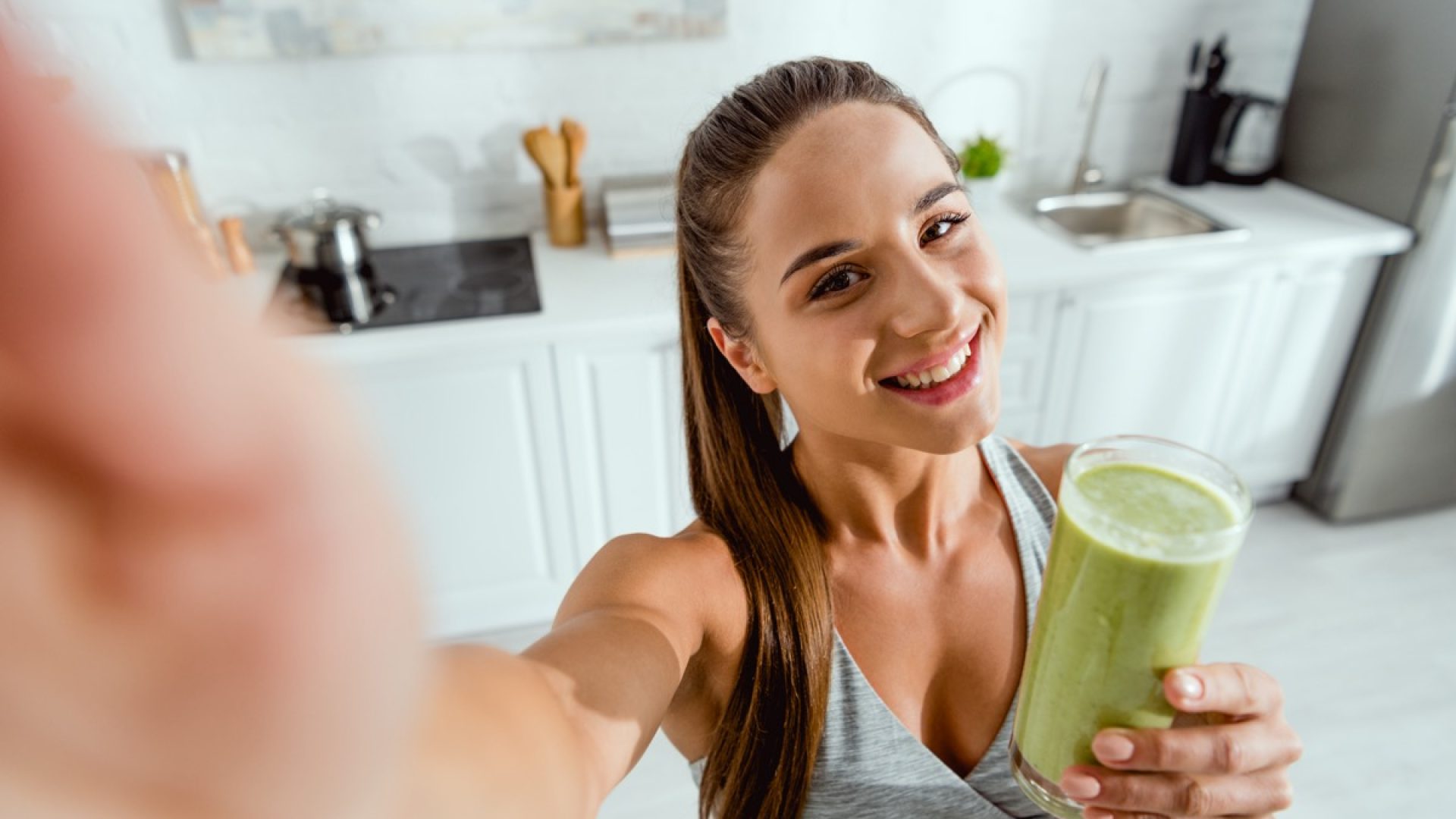19 Delicious Smoothies That Can Help Melt Your Middle Fast