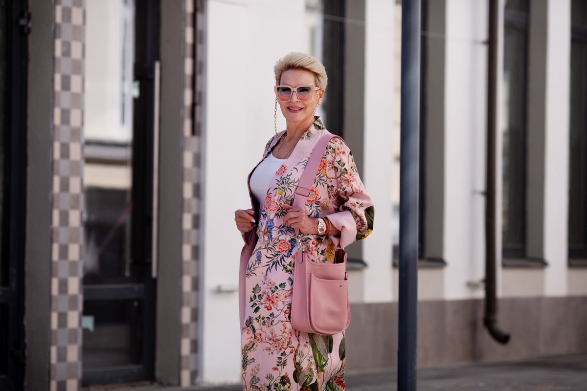 How to Wear Bold Patterns: 10 Strategies From Stylists