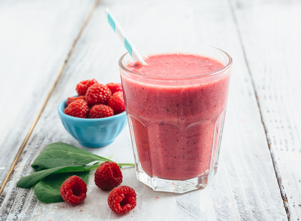 19 Delicious Smoothies That Can Help Melt Your Middle Fast