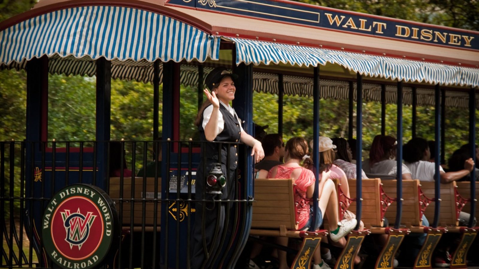 20 Secrets Disney Park Employees Never Tell You — Best Life