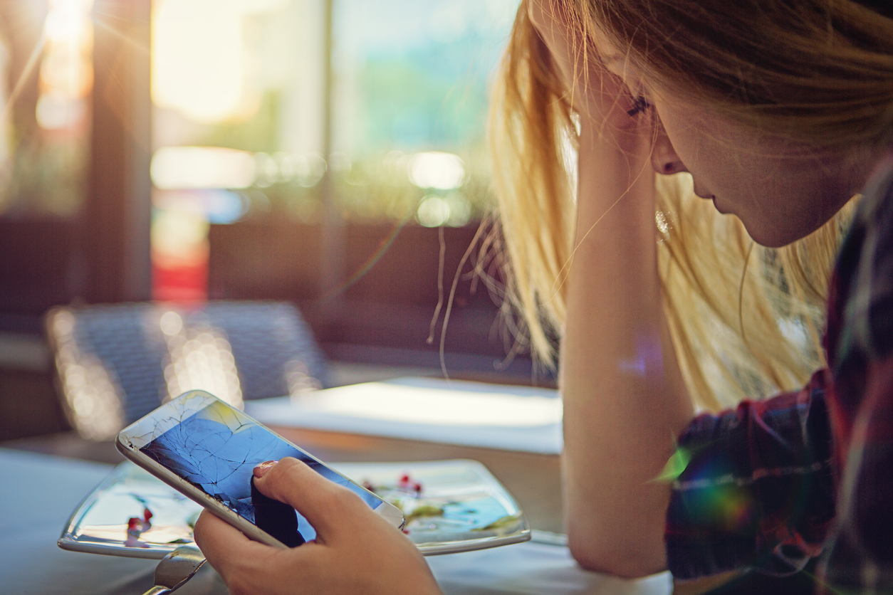 When to Replace Your Smartphone, According to Experts