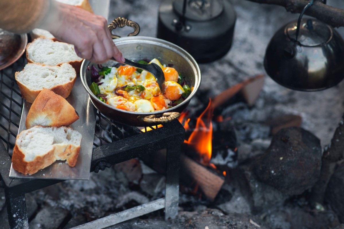 20 Easy Camping Meals for Breakfast, Lunch, and Dinner