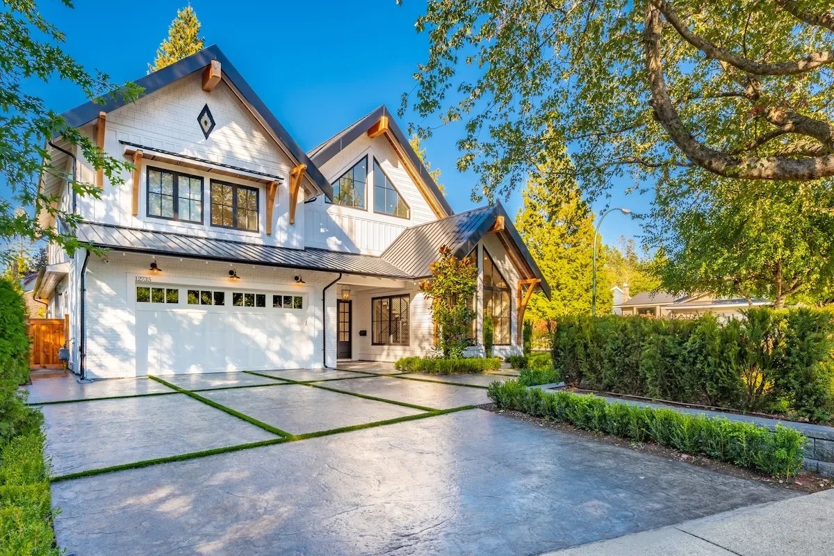 10 Driveway Ideas to Boost Your Home's Curb Appeal