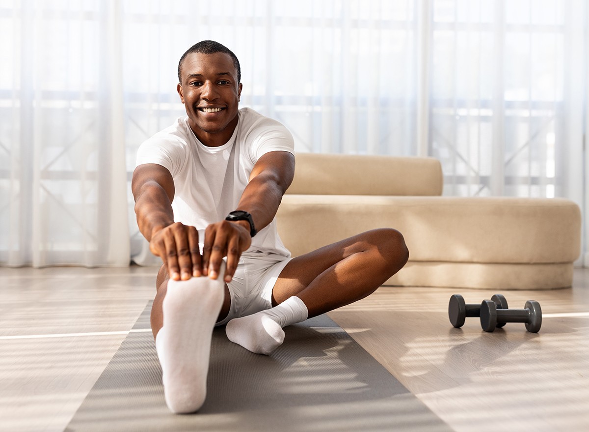 Build Strength Fast With This Quick & Easy 10-Minute Full-Body Workout ...