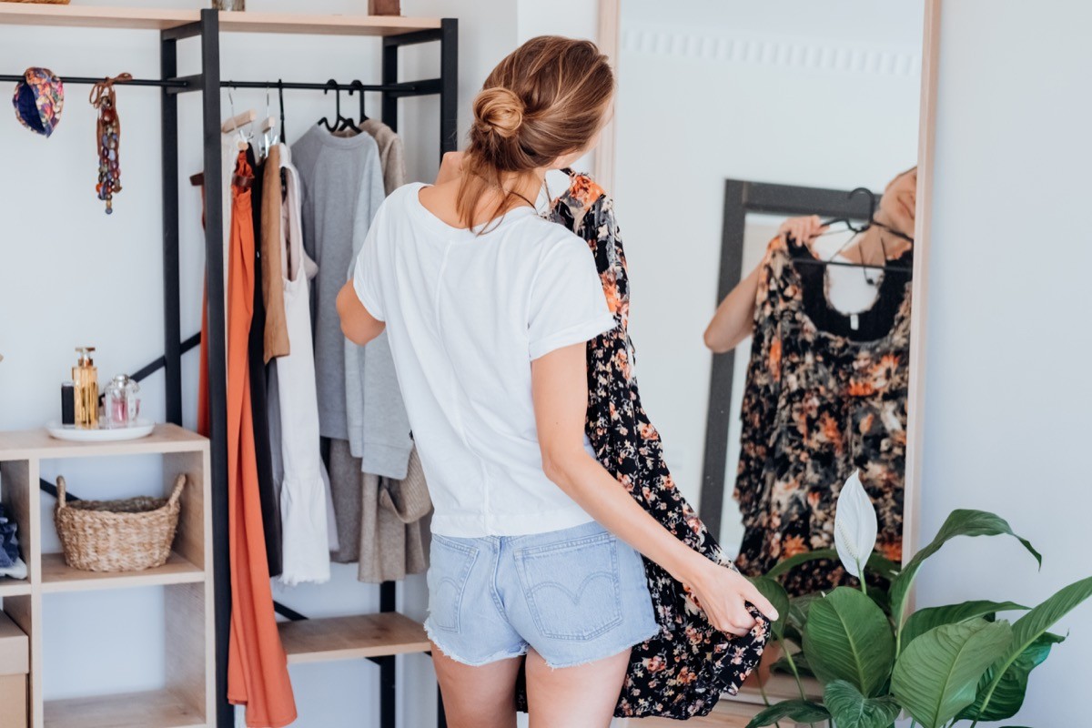 10 Signs Your Clothes Don’t Look Good on You, Stylists Say