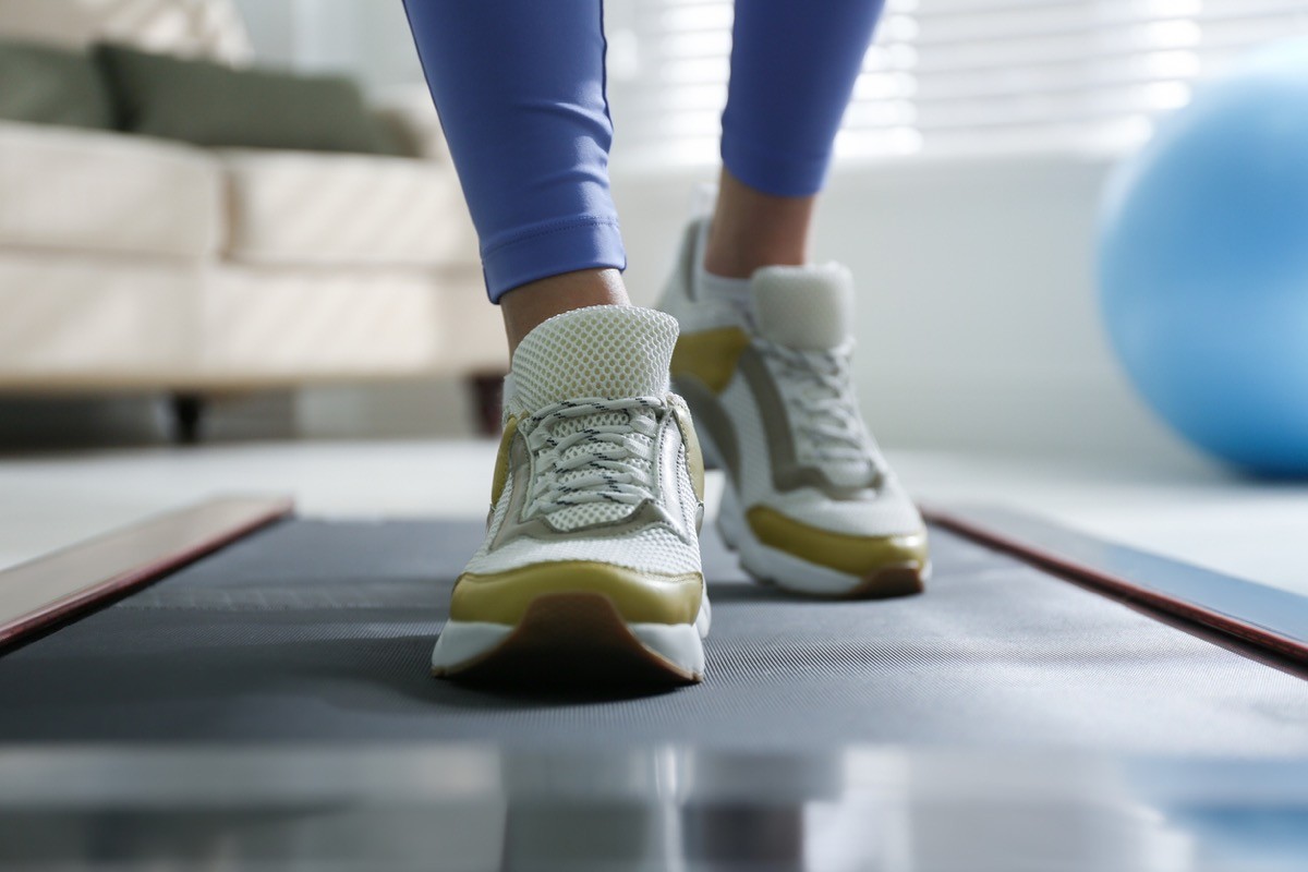 5 Best Indoor Walking Workouts for Weight Loss
