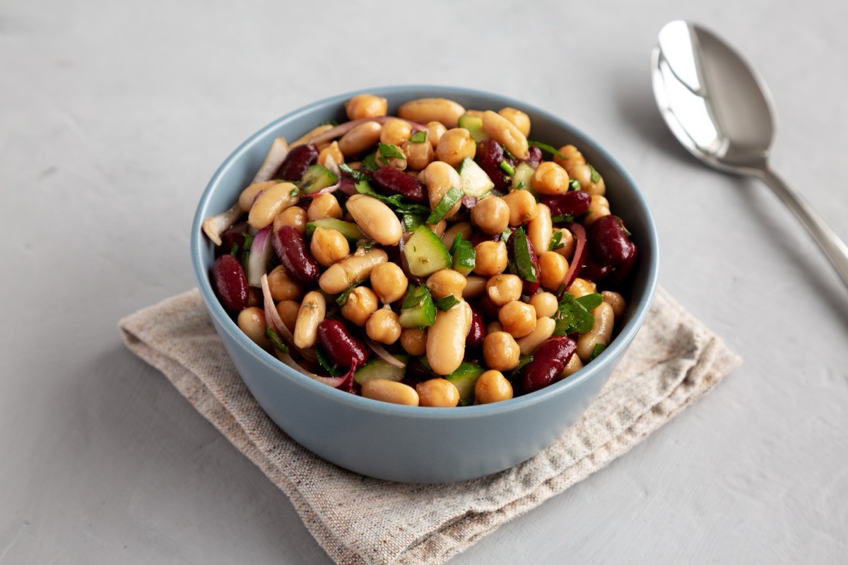 9 Amazing Health Benefits of Eating Beans