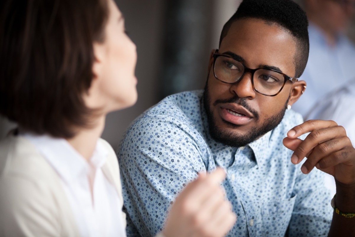 17 Signs You're a Bad Listener, According to Experts