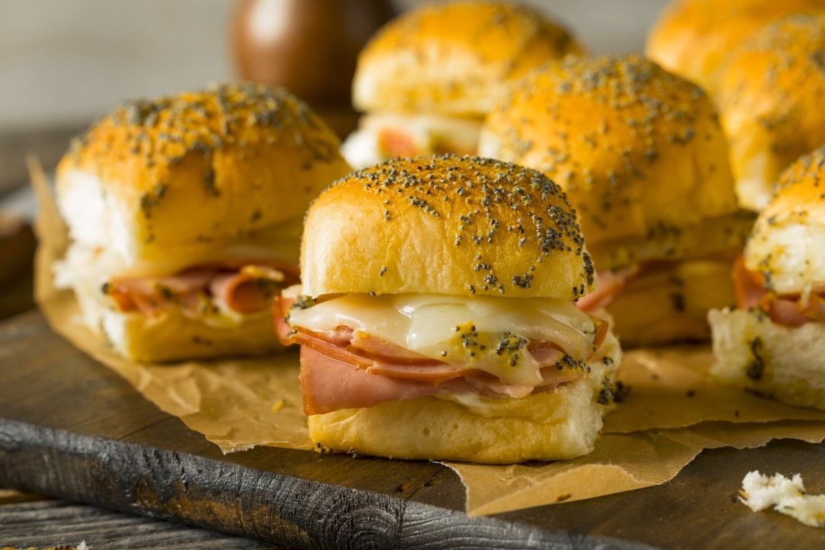 The 8 Best Foods to Bring to a Potluck — Best Life