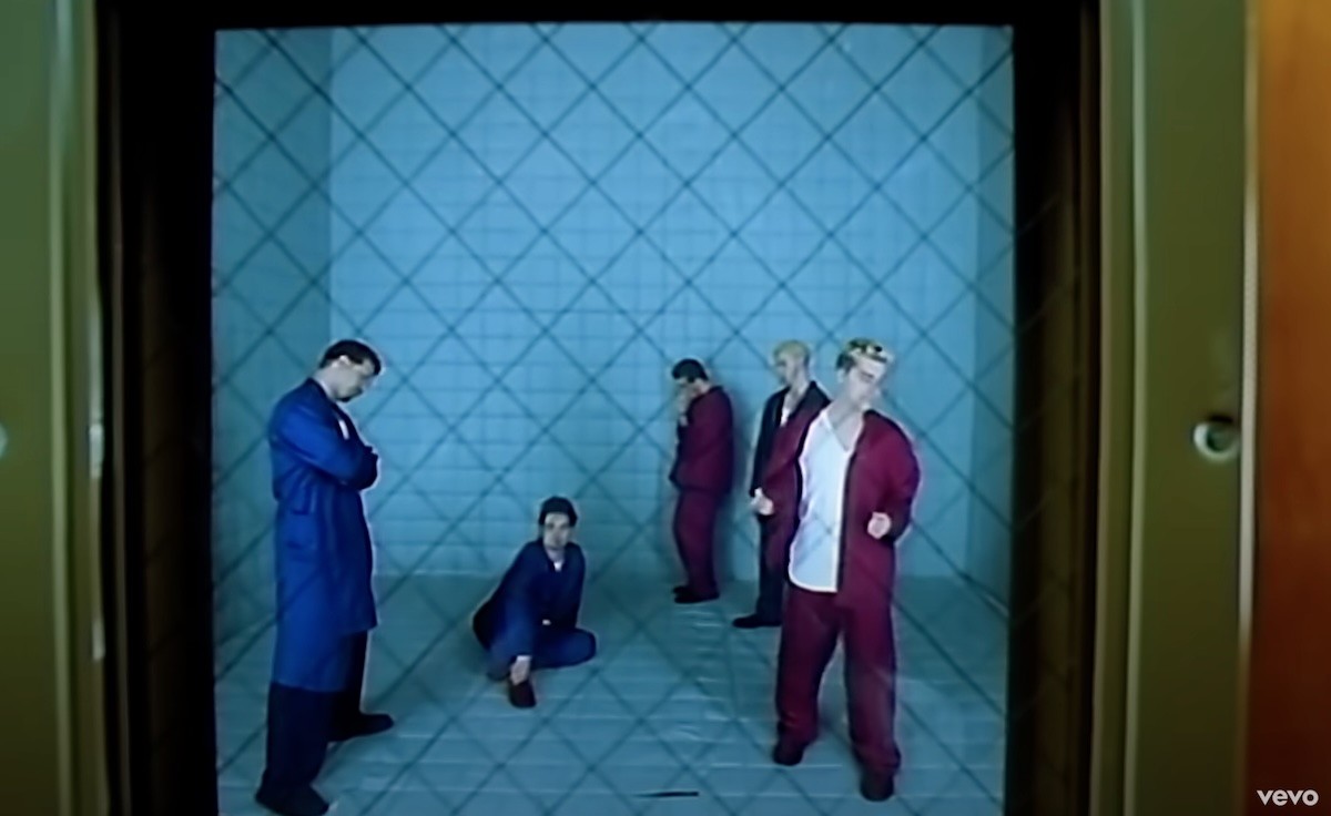 8 Hit Songs From the '90s That Are Offensive Now