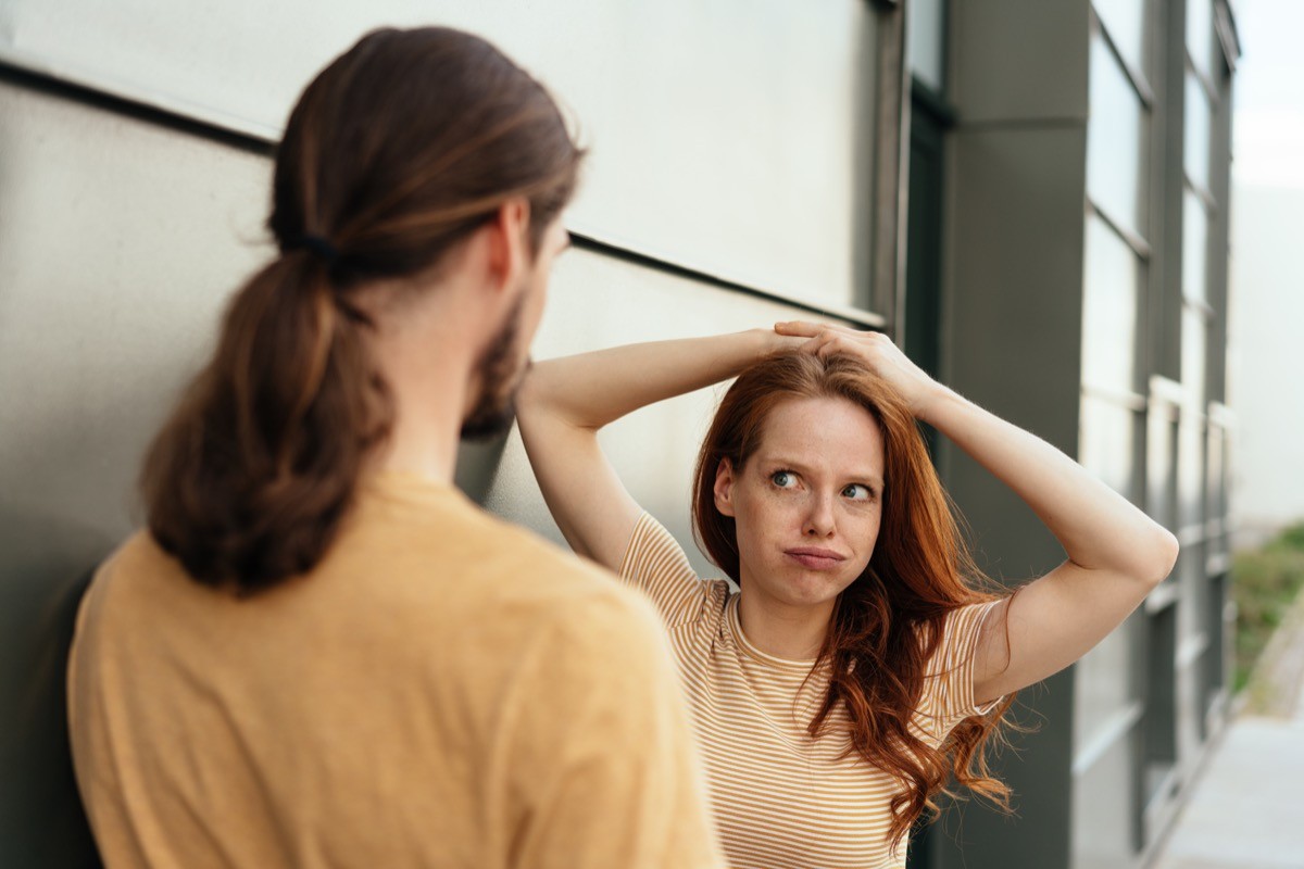 10 Body Language Signs That Mean Someone Is Lying
