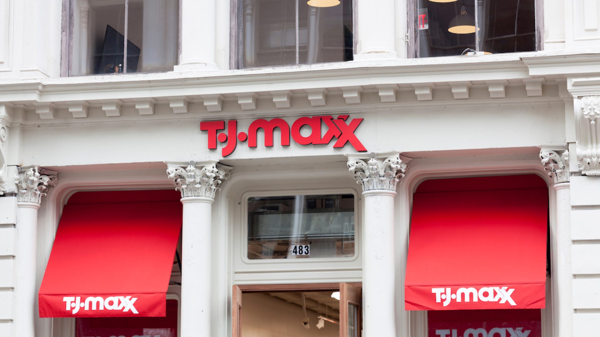 7 Best TJ Maxx Bedding Finds Shoppers Are Grabbing Right Now