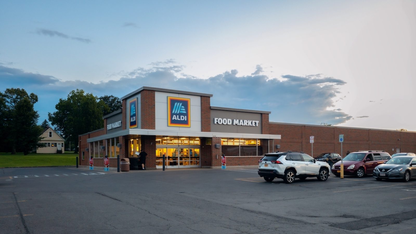 5 Best Aldi Clothing Finds From Their New Collection