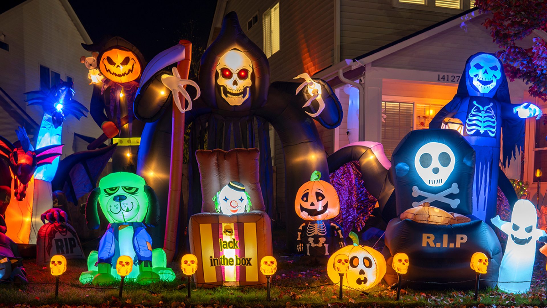7 Best New Halloween Inflatables From Costco, Home Depot, and More This ...